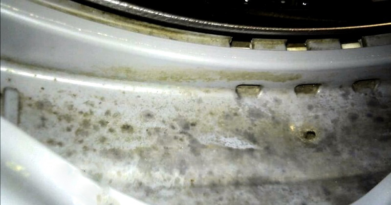 Remove Dangerous Mold From Your Washing Machine With These 2 ...